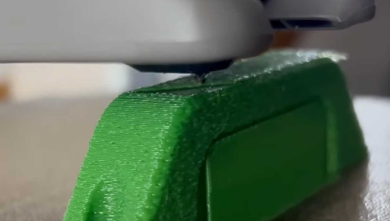 Maker improves “fuzzy skin” function for the top layer with open source script
