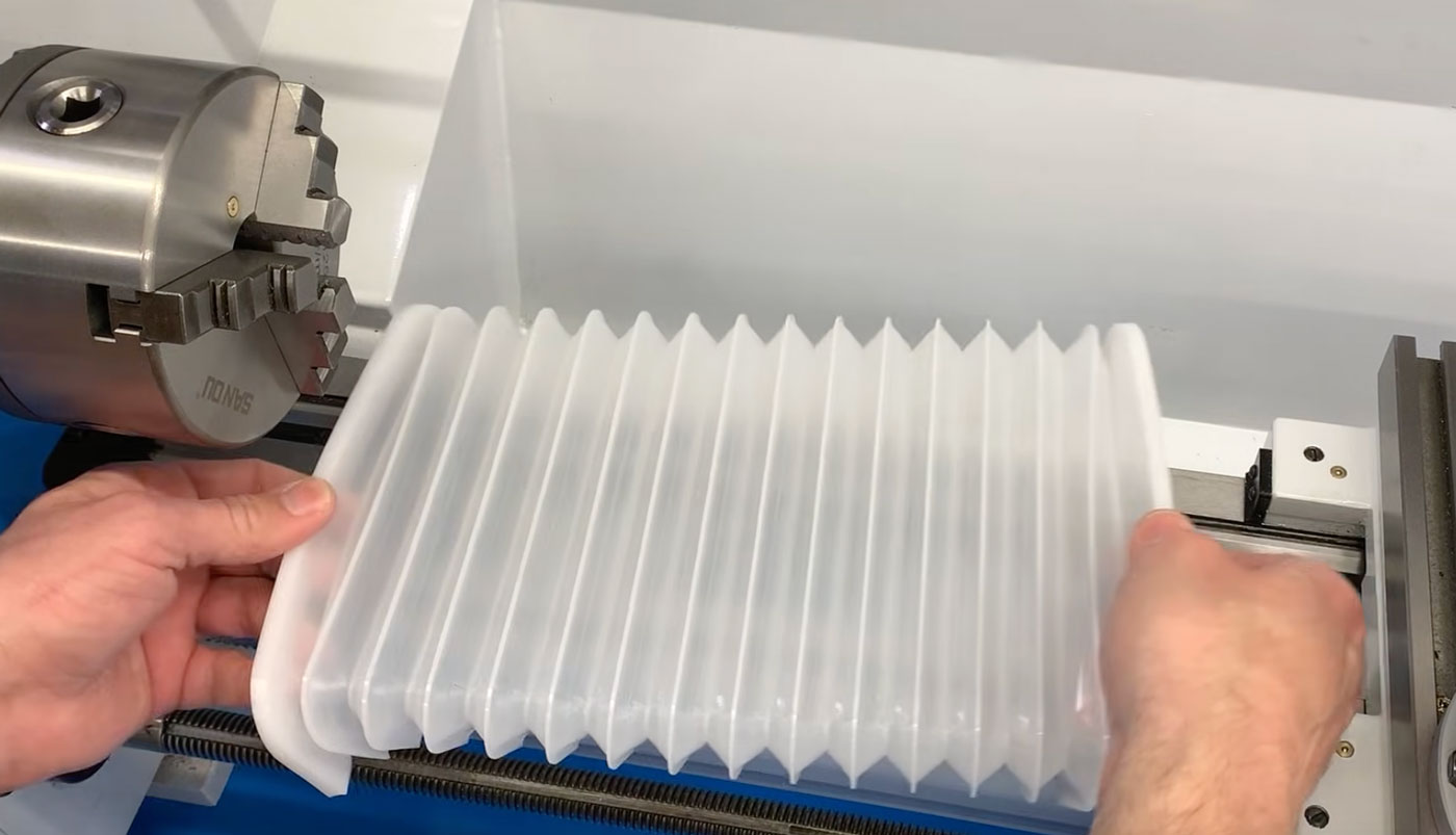 YouTuber shows 3D printing of a flexible bellows with TPU and PLA